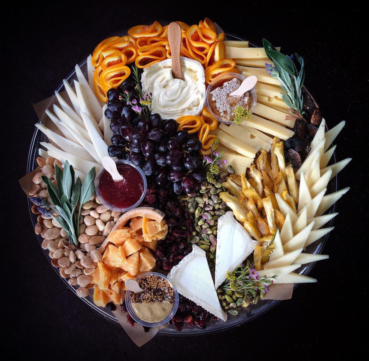 Extra Large Gourmet Cheese Party Tray | Venissimo Cheese